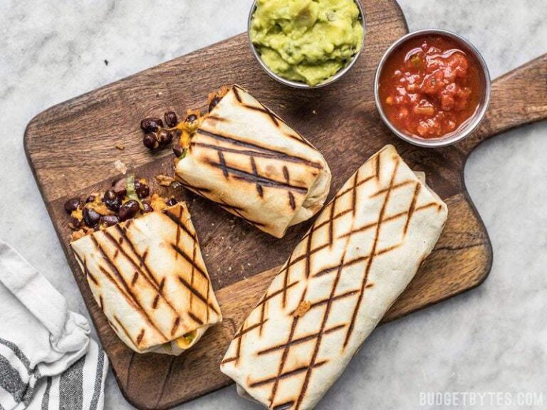 hacer burritos de frijol y queso - Cocina Facil