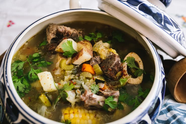 Sopa casera de rabo de toro - Cocina Facil