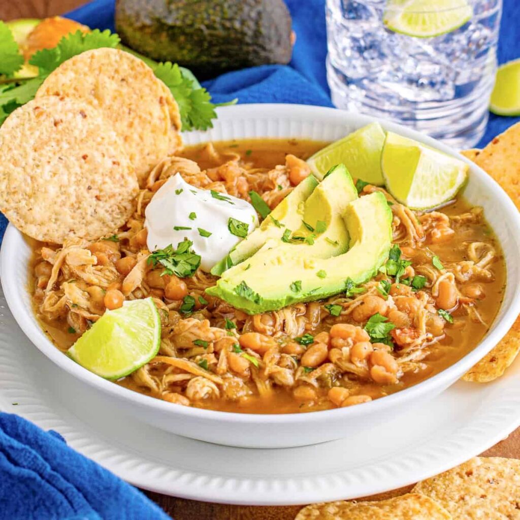 Libras de pollo blanco en cazuela de barro - Cocina Facil